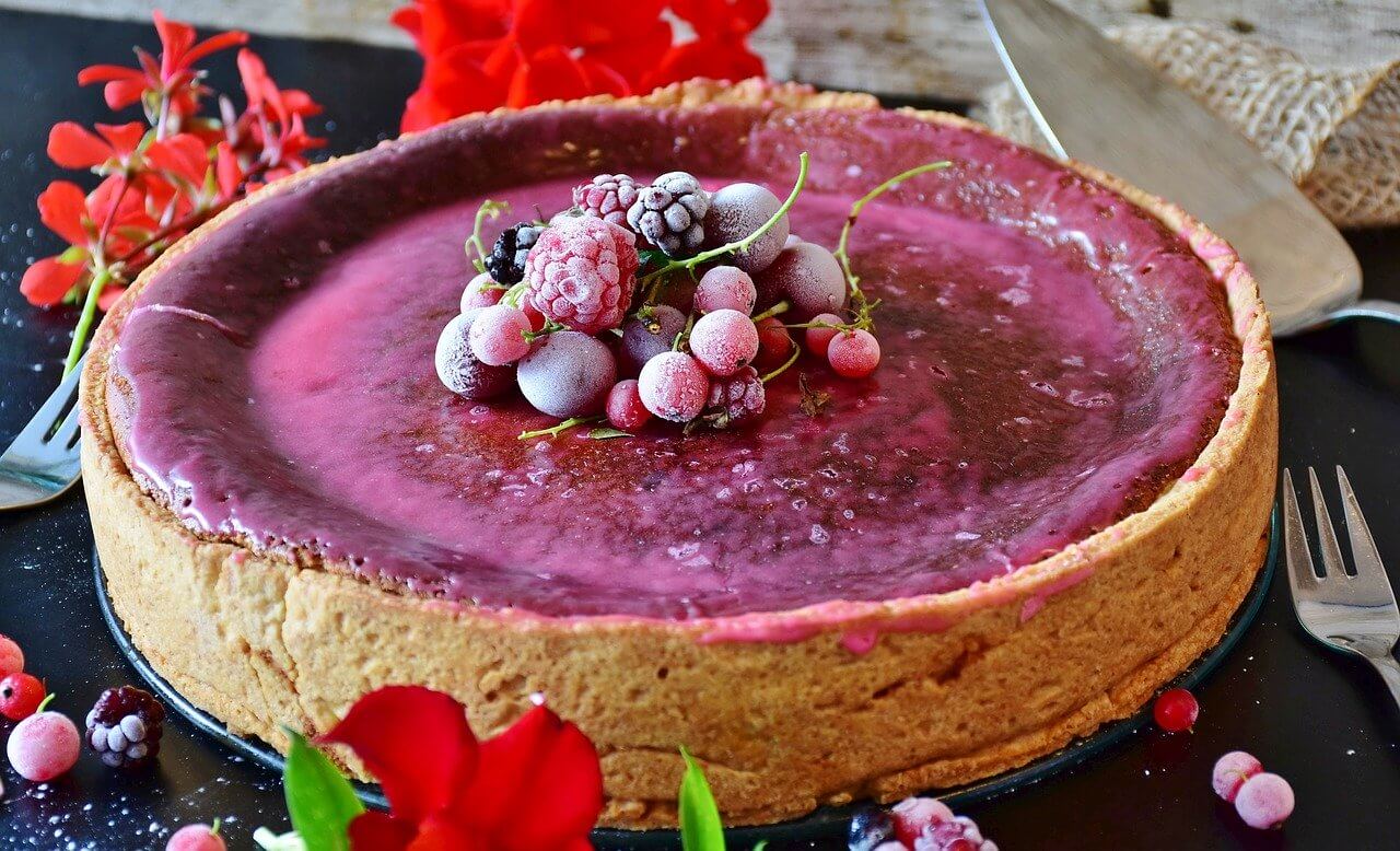 Rețetă: Cheesecake ușor cu fructe de vară | Kondela Magazine